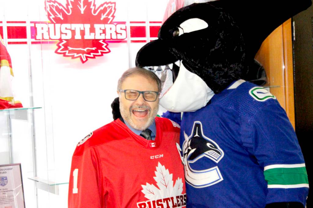 PHOTOS: Vancouver Canucks mascot helps make killer contest video for B ...